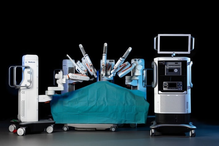 Neues Medtronic System für roboterassistierte Chirurgie: erfolgreicher ...